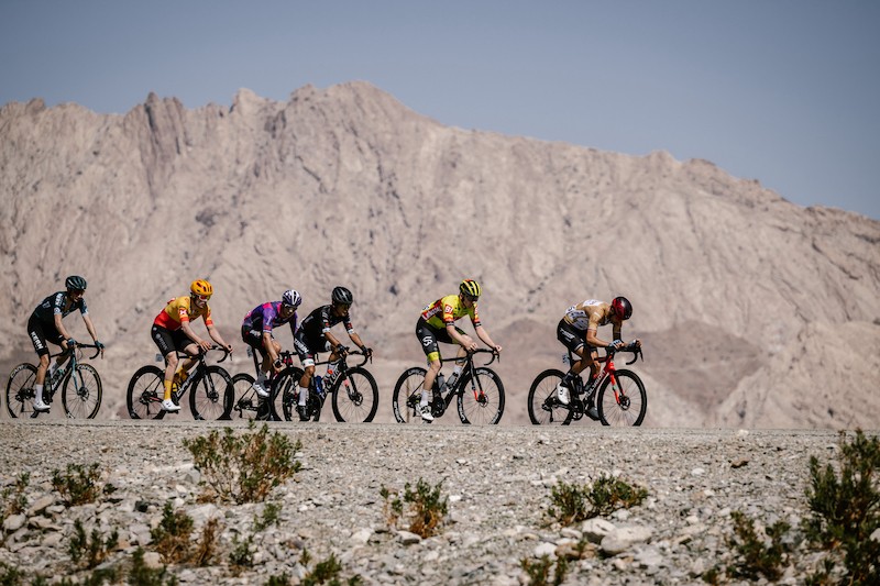 武山晃輔が第1集団でレース展開…ツアー・オブ・オマーン2S - PRESSPORTS