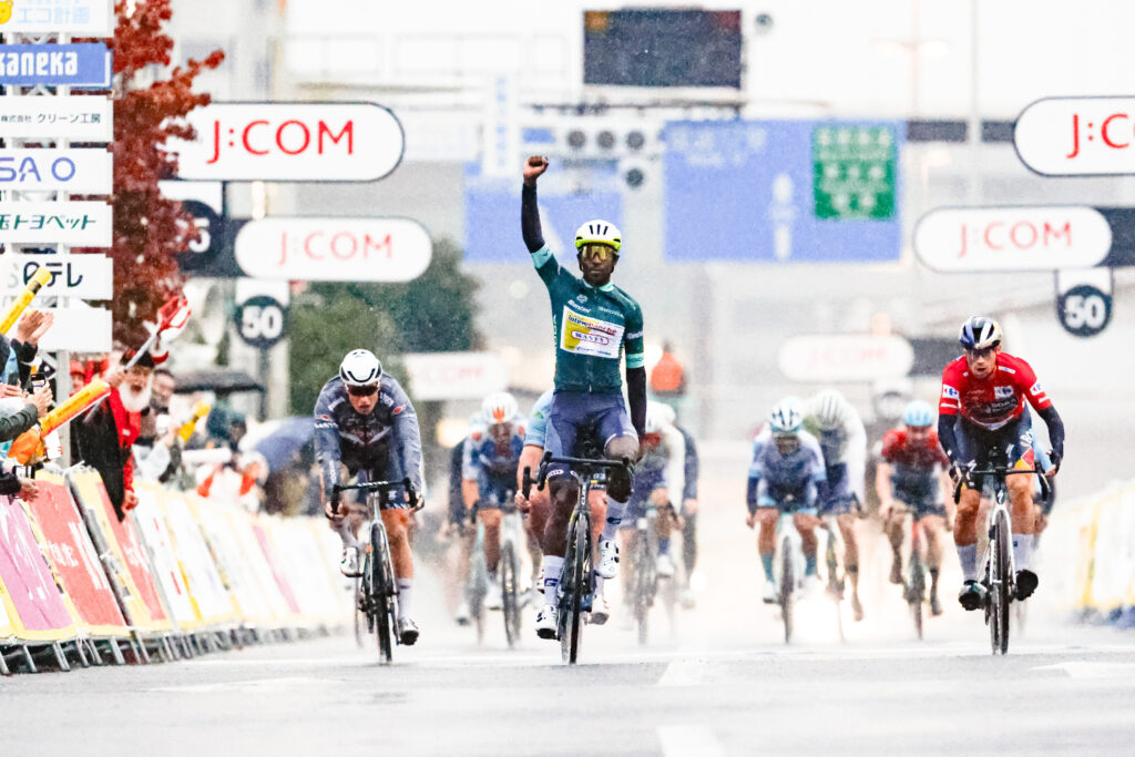 逃げるログリッチをギルマイがゴール直前で逆転…ツール・ド・フランスさいたま - PRESSPORTS