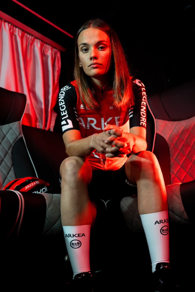 アルケア・B&Bホテルズの見た目は変わらぬ2025シーズンジャージ - PRESSPORTS