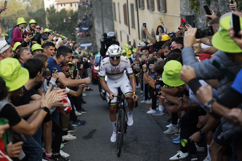 ポガチャル無双…イル・ロンバルディアでモニュメント5連覇を初めて達成 - PRESSPORTS